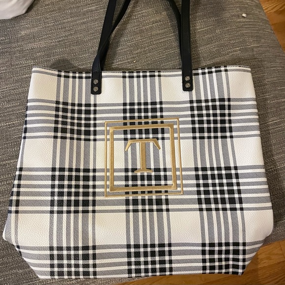thirty-one | Bags | Thirtyone White And Black Around Town Tote | Poshmark